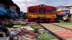 Mae Klong Railway Market की ताज़ा खबरे हिन्दी में | ब्रेकिंग और लेटेस्ट ...