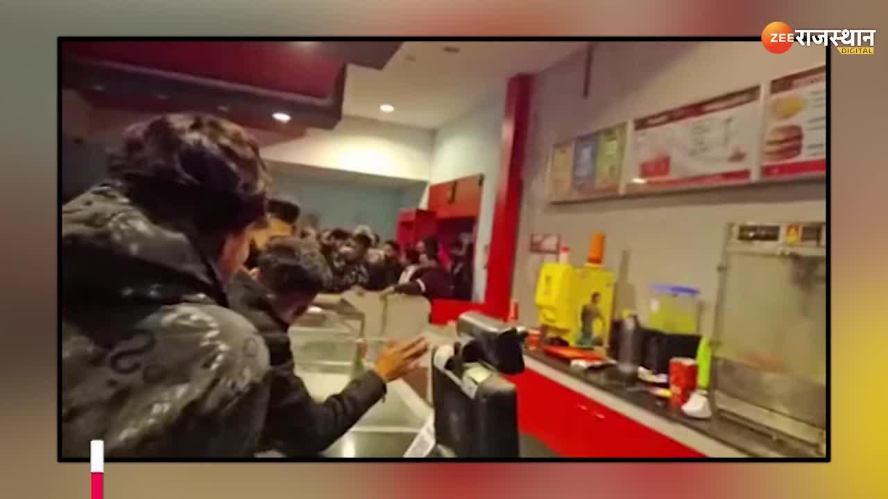 Viral Video Pathan movie could not run even for 10 minutes at ...