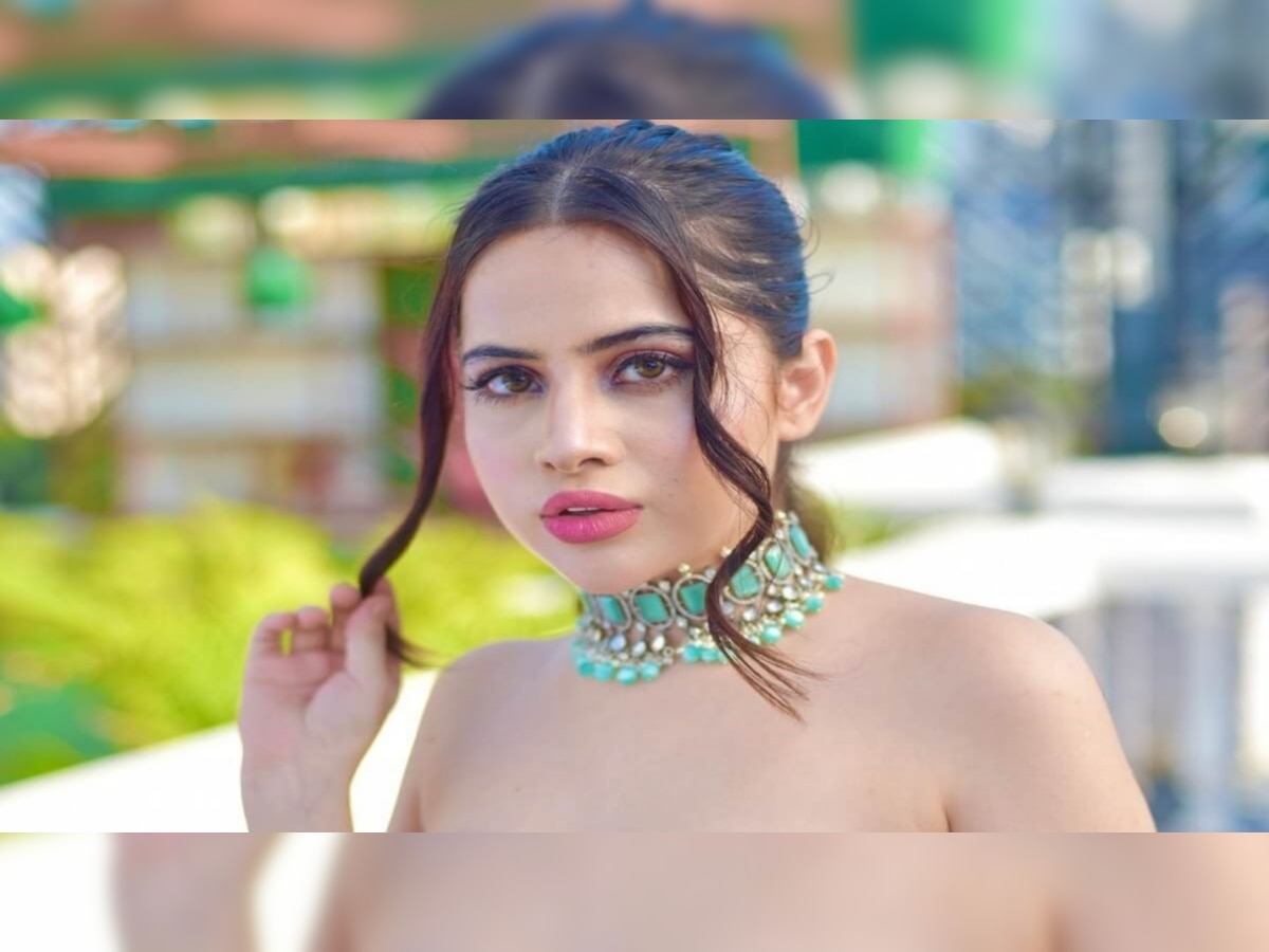 daring Urfi Javed new look with collar dress many cuts in front expose ...