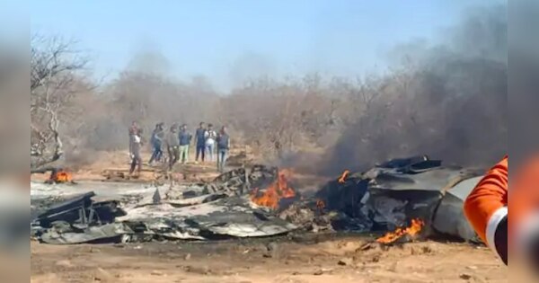 Mirage Sukhoi Fighter Jets Crashed Sukhoi aircraft fell at a distance ...