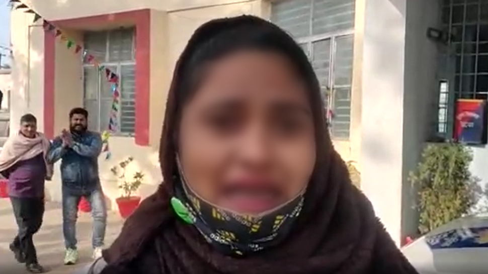 Sasur Bahu Fight Father In Law Says To Daughter In Law My Son Will Keep Two Wives पति ने धोखा