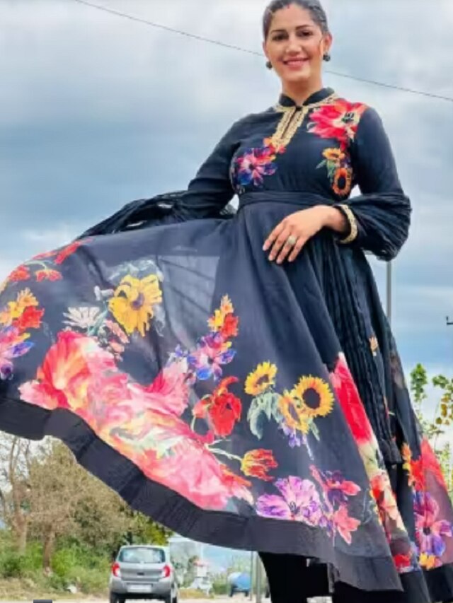 Sapna Choudhary Share Photos In Black Anarkali Suit Photos Going Viral ...