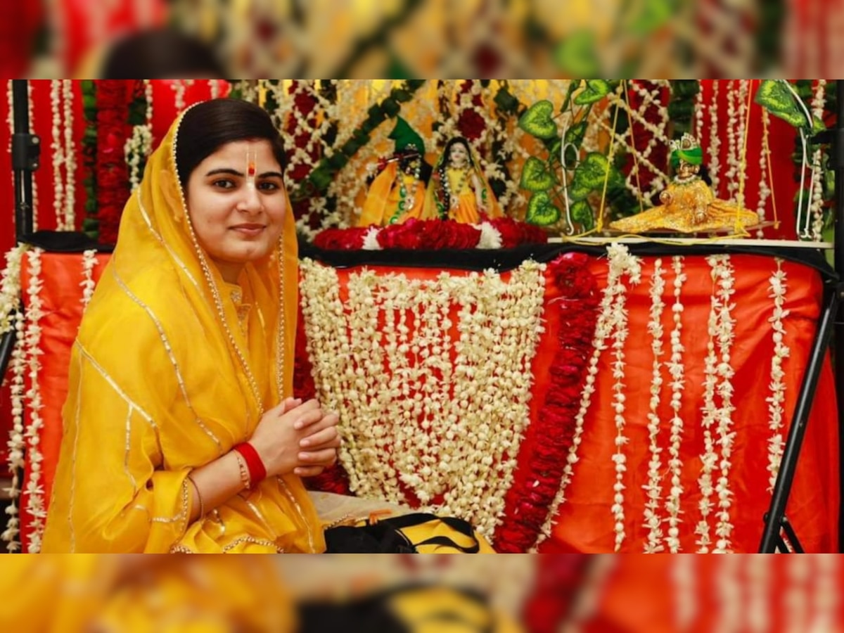 Devi Chitralekha photos and videos viral after jaya kishori know about ...