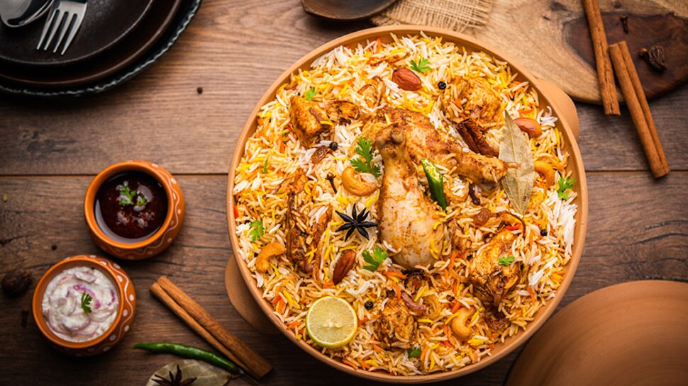 Delhi famous delicious biryani available Nizamuddin Dilli 6 CR Park ...