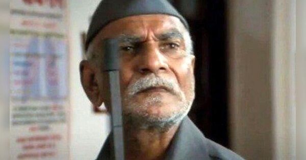 Sanjay Dutt Munna Bhai MBBS Maqsood Bhai Surendra Rajan Interesting ...