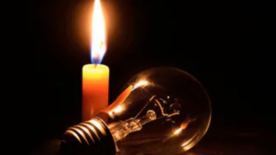 Bhopal power cut wedding in torch light electricity department cut off ...