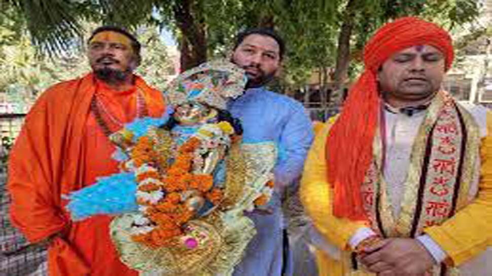 God keshav dev arrived to court there was a stir in the campus | Shahi ...