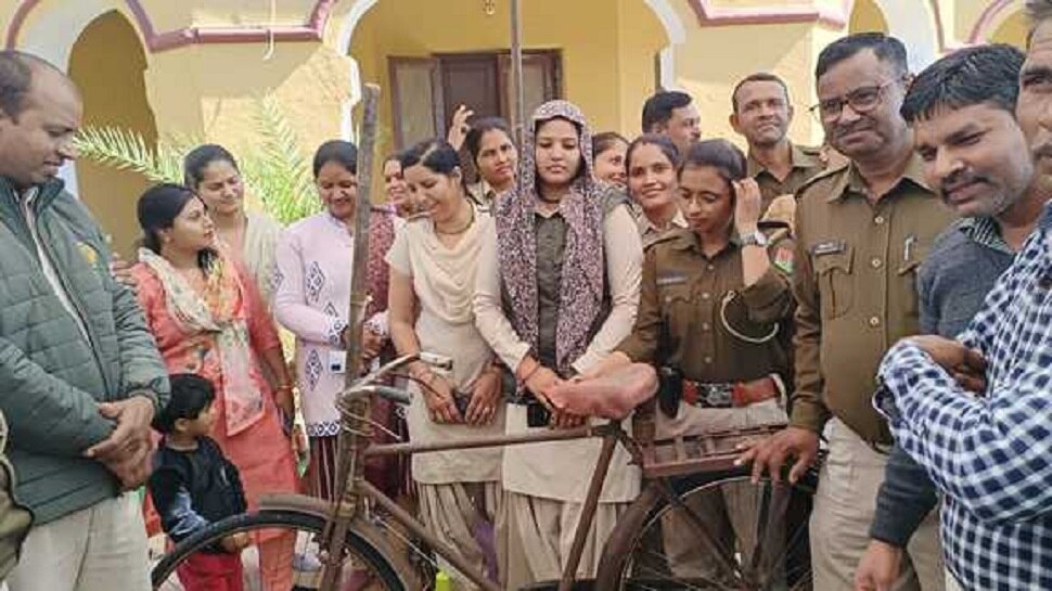 Alwar Demonstration of forest workers continues in Sariska today the ...