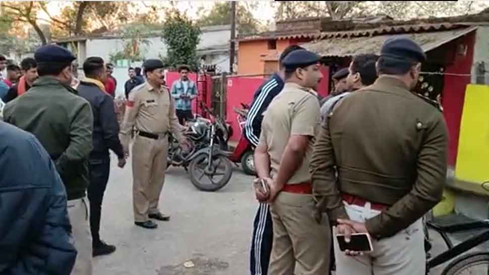 Man sword attack his wife and three daughters in durg bhilai one girl ...