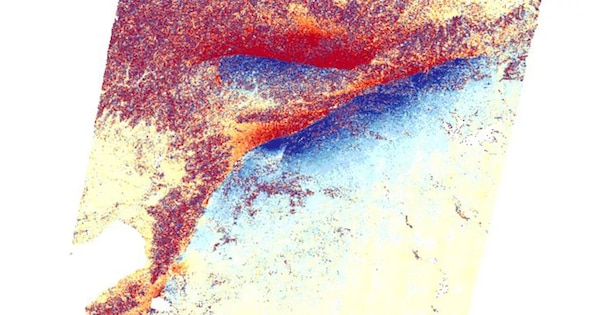 two crack inside the earth due to turkey earthquake smzs