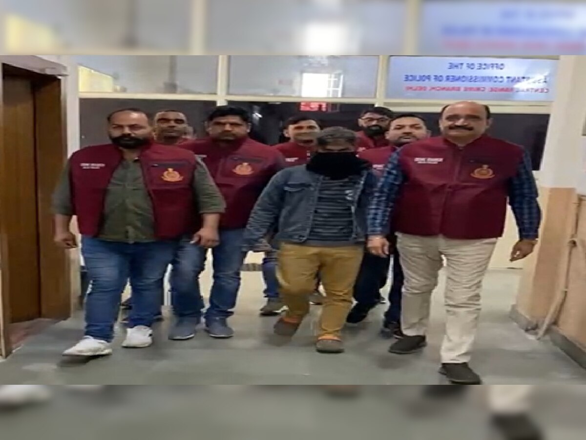 Delhi Accused arrest Rs 2.22 crore embezzlement case kept dodging Delhi ...