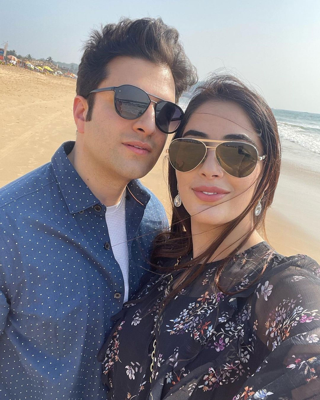 Tina dabi Ex husband ias Athar amir khan wife mehreen qazi share romantic photos on Valentine ...