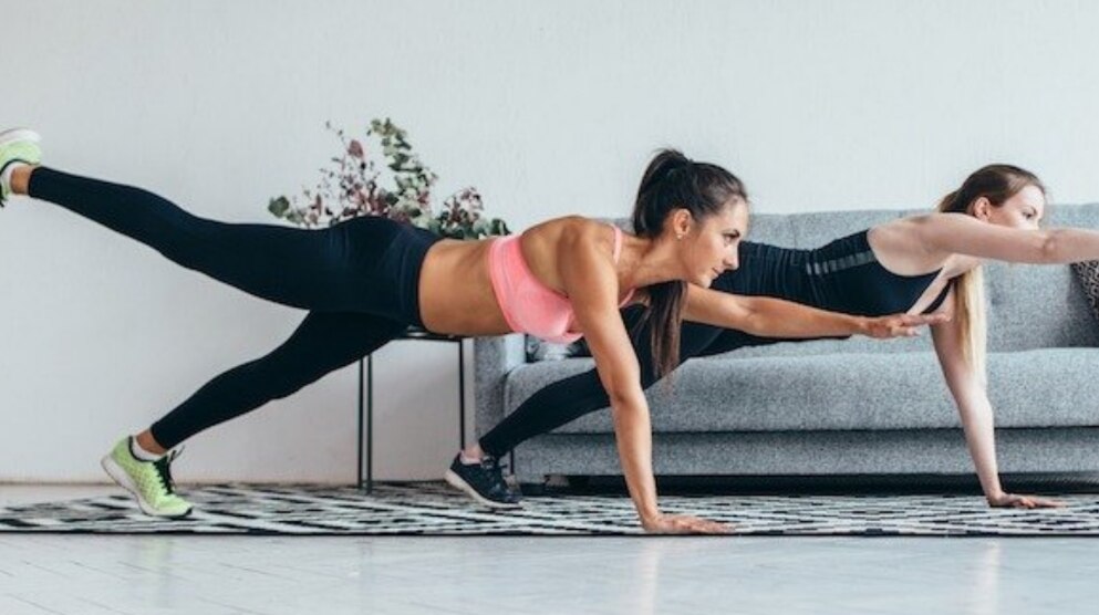 plank exercise strengthens core muscles and body gets tremendous ...