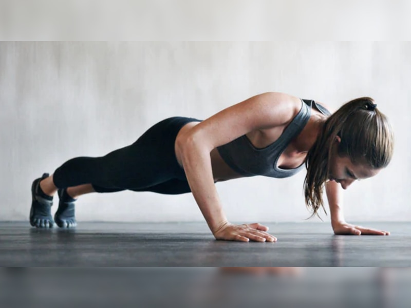 plank exercise strengthens core muscles and body gets tremendous ...