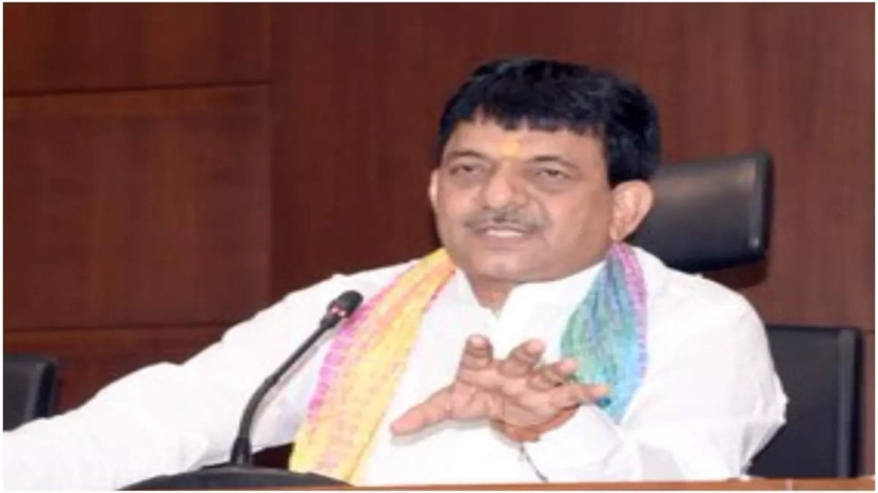 Kapil Dev Aggarwal on Arshad Madani Minister Kapil Dev Aggarwal ...