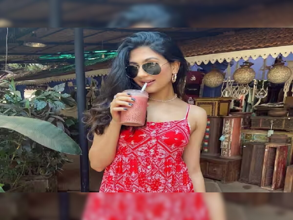 Prithwi Shaw Girl Friend Nidhi Tapadia Photos Going Viral On Social Media See Actress Photos ...
