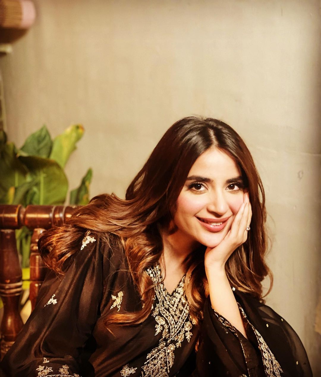 Pakistani Actress Saboor ali look beautiful in black dress see her ...