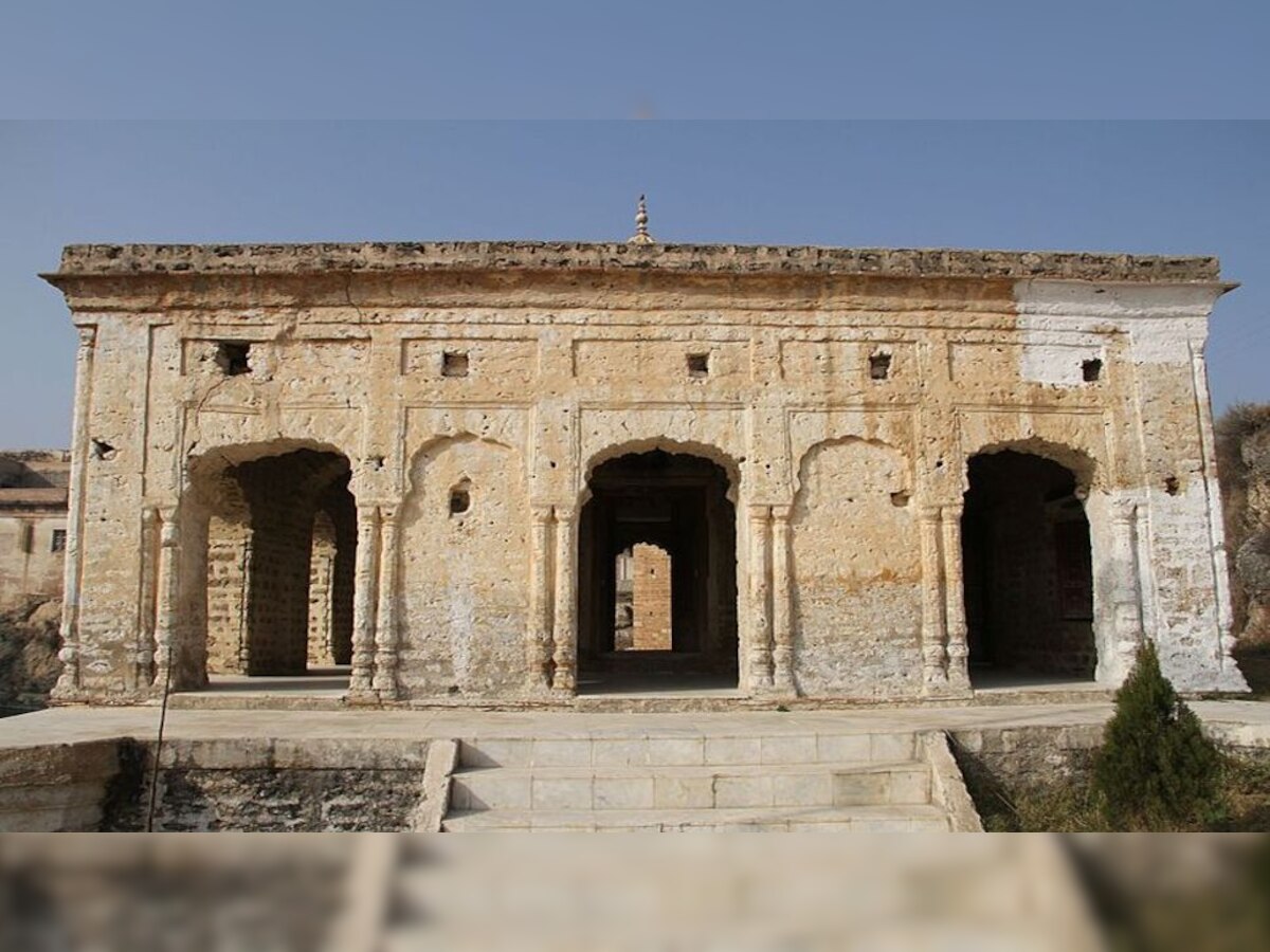 Katas Raj Temple: ଏହି ମନ୍ଦିରକୁ ଆସିବା ପରେ କାନ୍ଦିଥିଲେ ଭଗବାନ ଶିବ, ପାଣ୍ଡବ ...