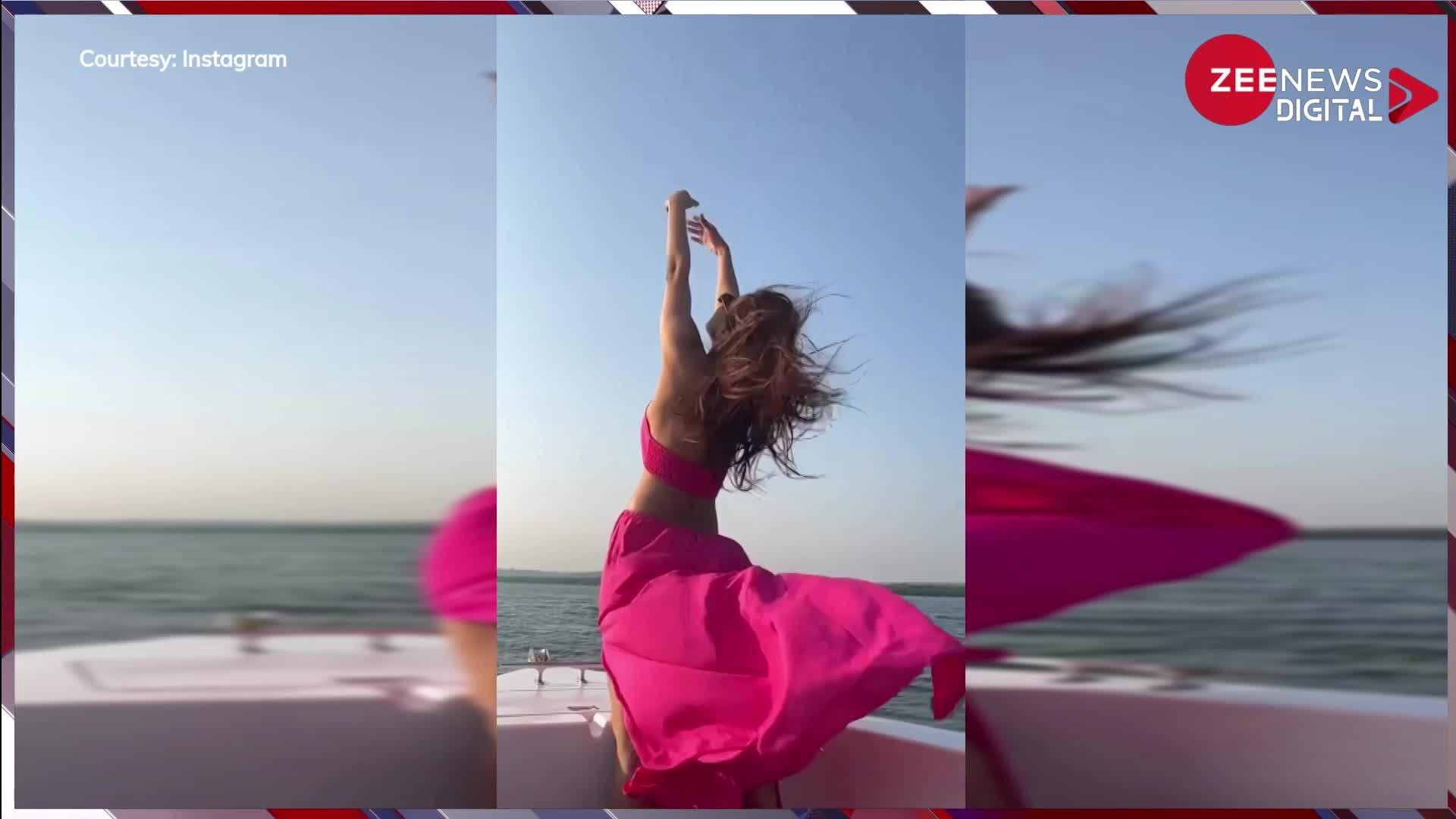 hot and super sexy Nia Sharma flaunts her bold legs shows her boobs ...