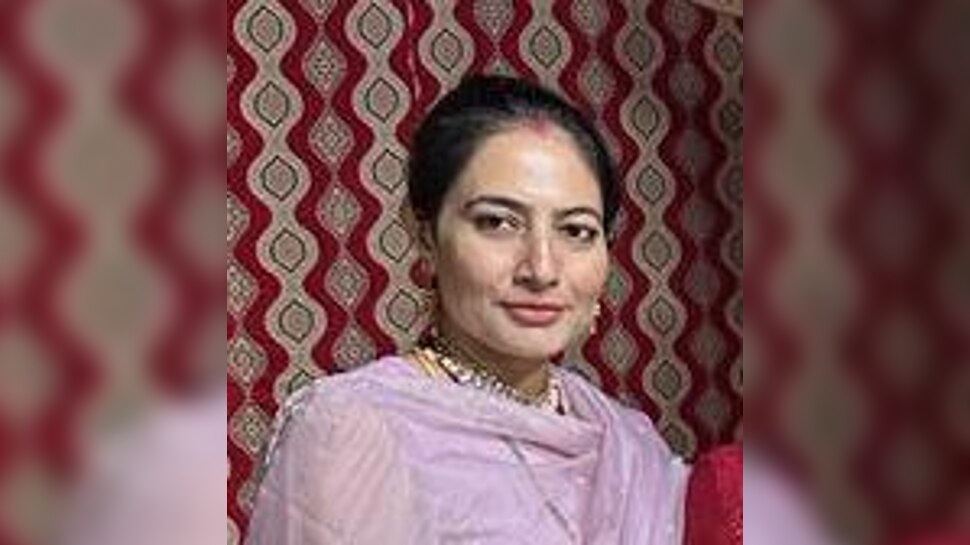 Panipat female Head constable hanging suicide dowry harassment murder ...