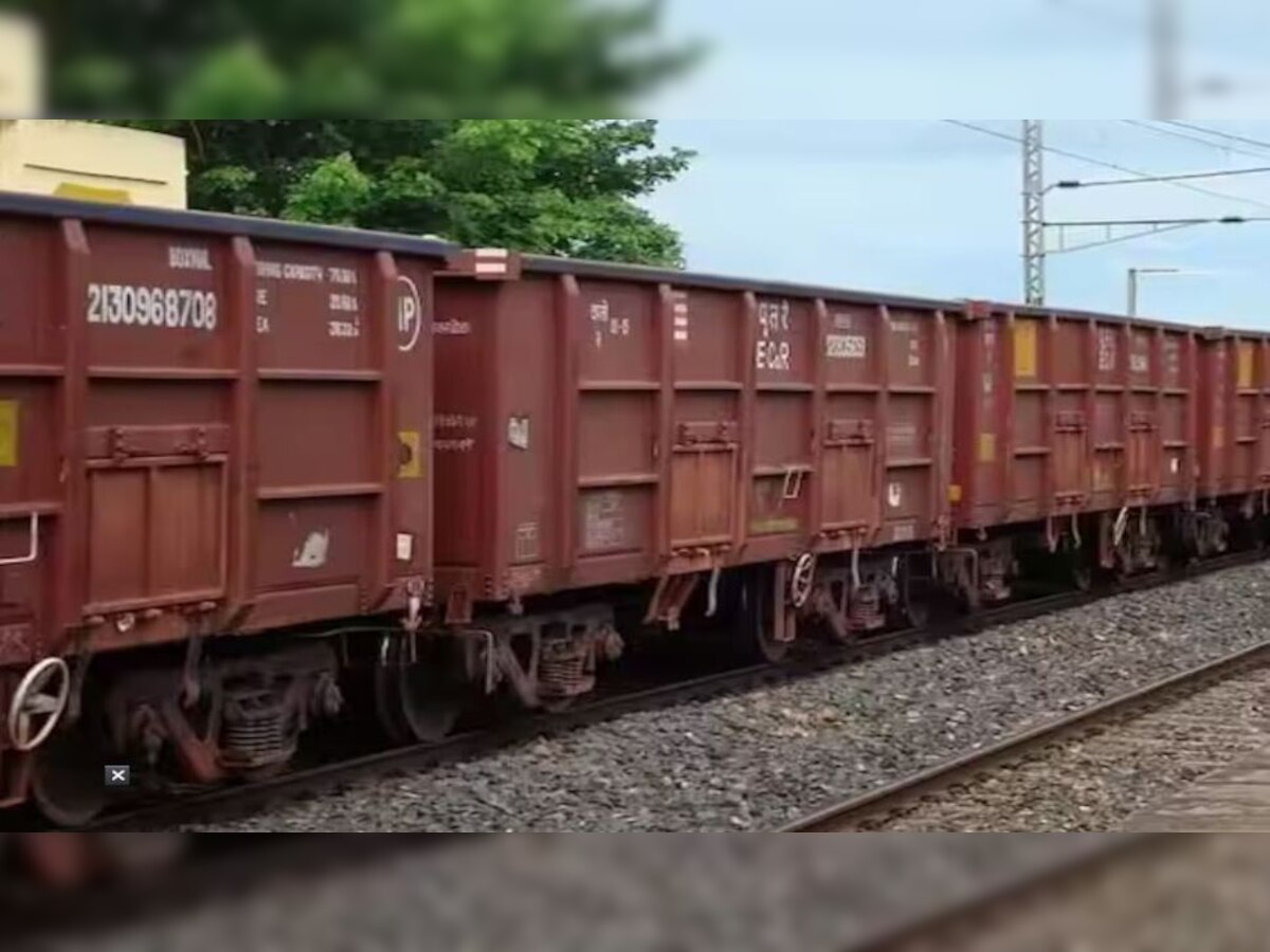 Indian Railway: ଏକା ଭଳି ଦୃଶ୍ୟମାନ ହୋଇଥାନ୍ତି ମାଲଗାଡ଼ି ଡବା, ହେଲେ ପ୍ରତ୍ୟେକ ଡବାର ରହିଛି ଭିନ୍ନ ଭିନ୍ନ ...