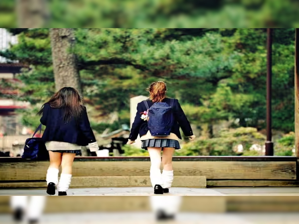 why japan school girls wear short skrit Japanese school uniforms so ...