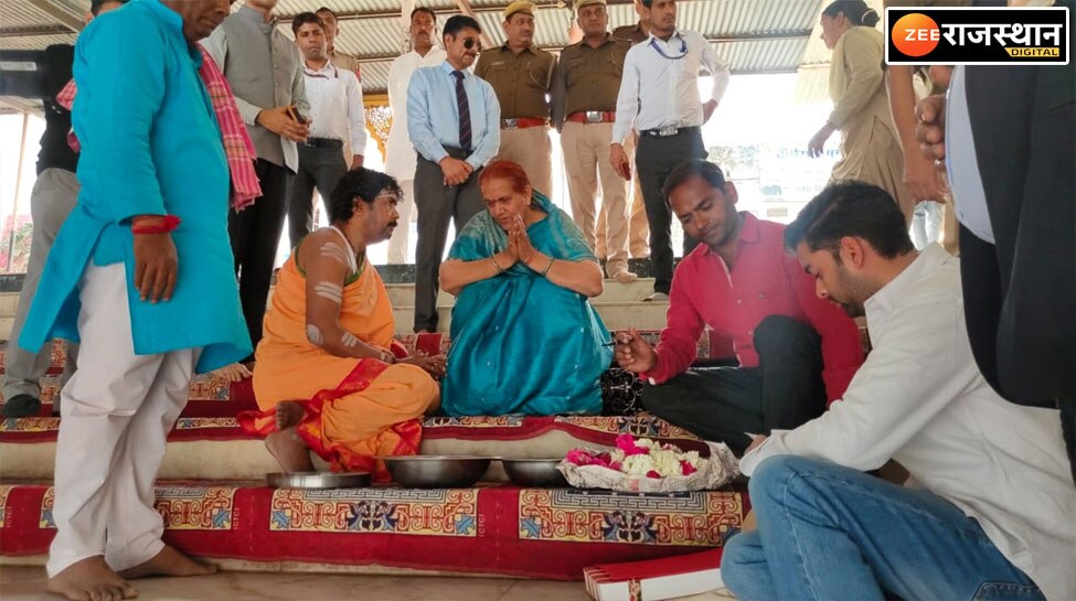 Sudesh Dhankhar wife of Vice President Jagdeep Dhankhar reached Tirtha ...