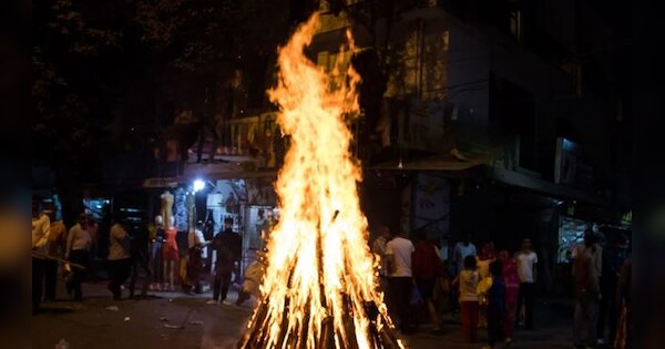 Holika Dahan 2023 Significance and Rituals and know Do not use wood of ...