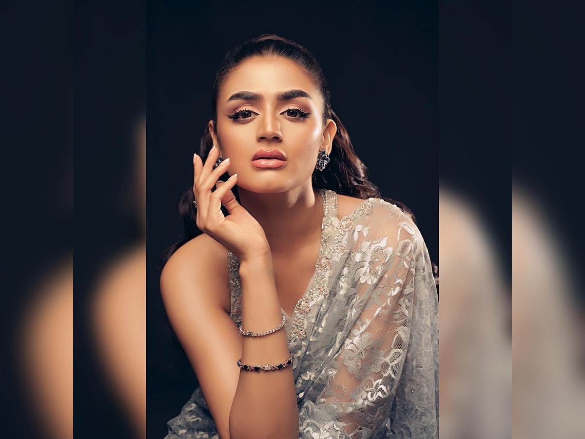 pakistani actress Hira Mani share photos in simple look see her latest ...