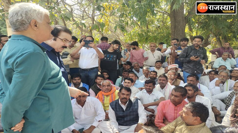 Jaipur News MP Kirodi sitting on dharna continues throughout night ...