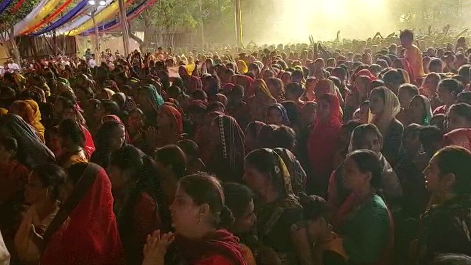Holi 2023 celebrated in Mathura what special colors of Brij happy holi ...