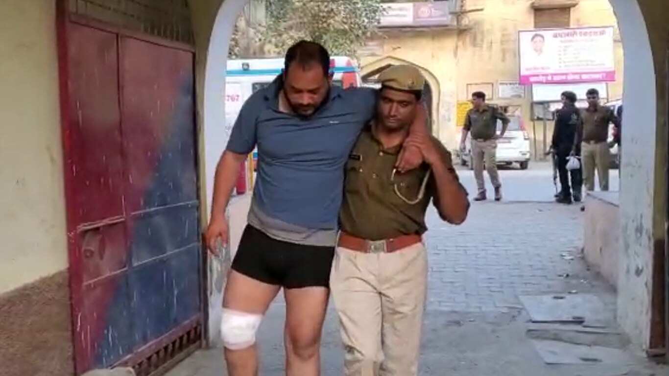 Alwar News Bullets fired between miscreants and police Behror police arrested second accused of ...