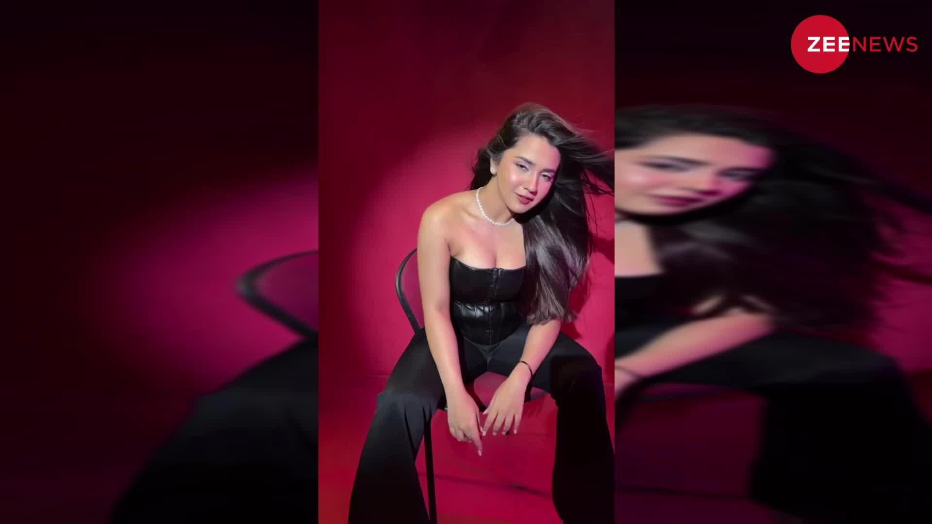 sexy actress Roshni Walia gives hot and bold pose in front of camera ...