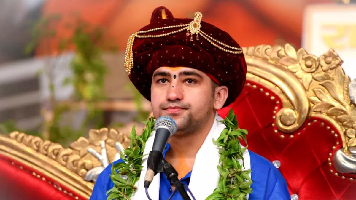 why no one can touch dhirendra shastri feet bageshwar dham balal ji ...