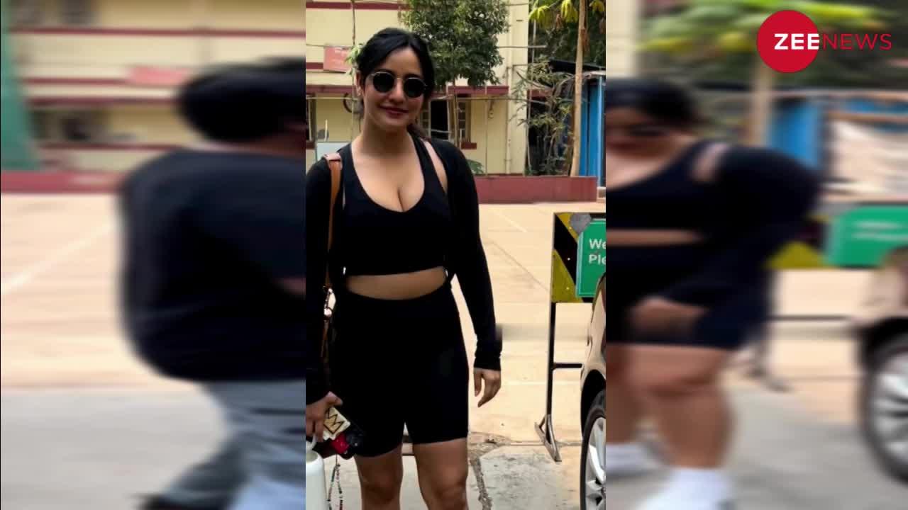 sexy neha sharma flaunts cleavage in deepneck bra seduces fan with ...