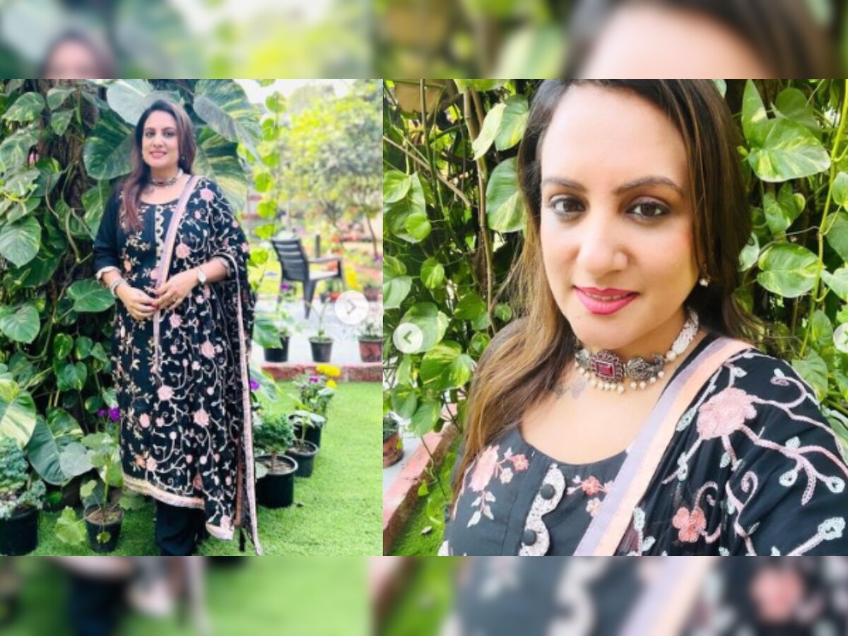 IAS Sonal Goyal ramp walk video in red saree went viral IASOWA Fashion ...