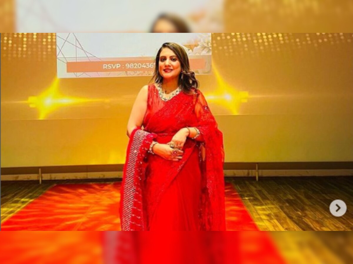 IAS Sonal Goyal ramp walk video in red saree went viral IASOWA Fashion ...