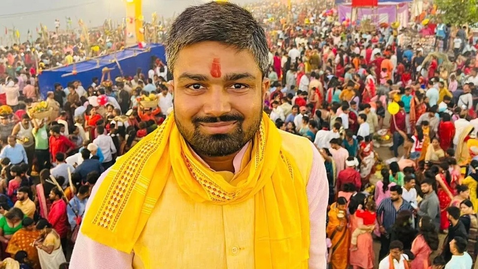 youtuber Manish Kashyap 4 bank account frwwzed by bihar police in fake ...