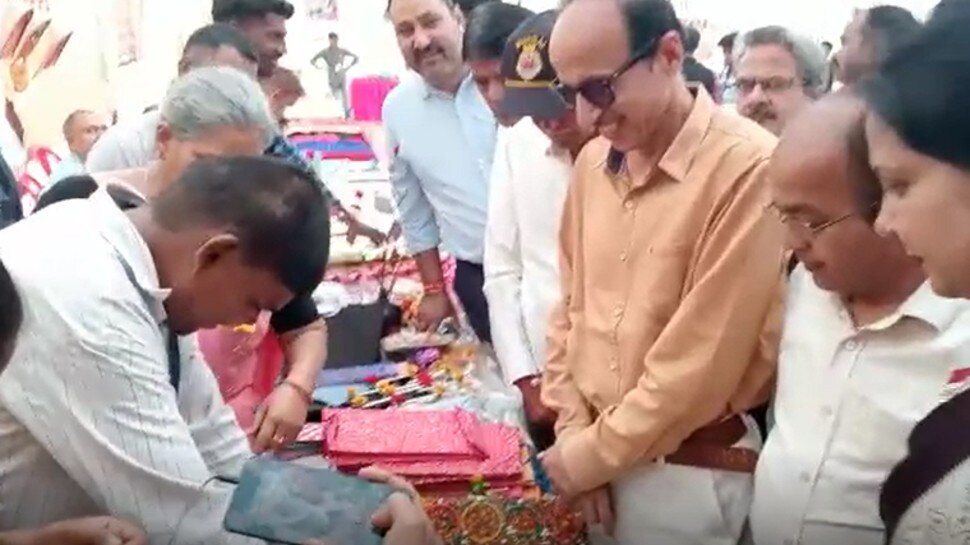 Bhiwani People surprised designer goods made by Divyang person with ...