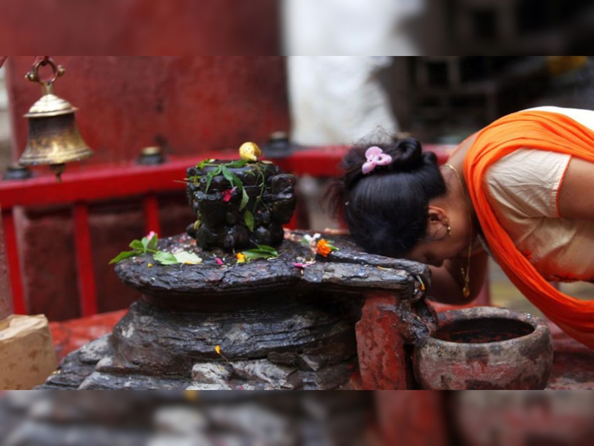 Shiva Puja Lord Shiv does not like this two things during his Monday puja