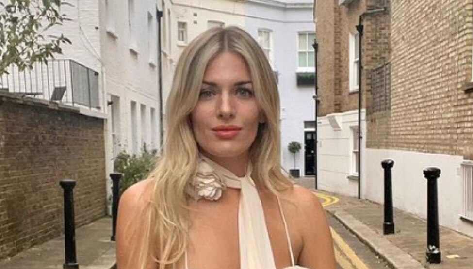 single lady searching for partner went solo honeymoon age of 37 name ...