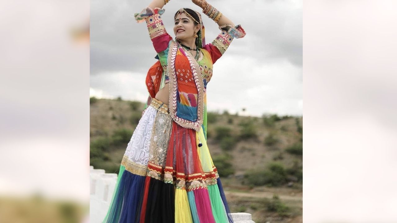 Gori Nagori Video Rajasthans Shakira dances on Munni Badnaam Hui song | Gori Nagori Video ...