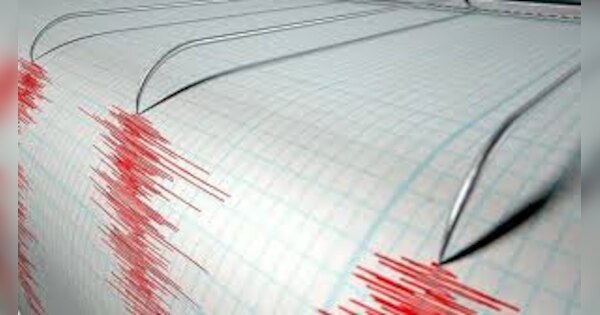 Earthquake In Noida UP Live Update | भूकंप से थर्राया दिल्ली एनसीआर ...