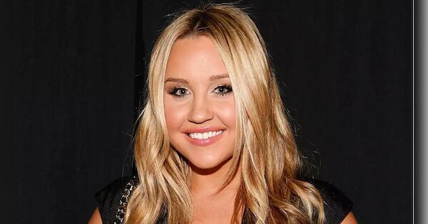 who is Amanda Bynes who was roaming on american street without cloth