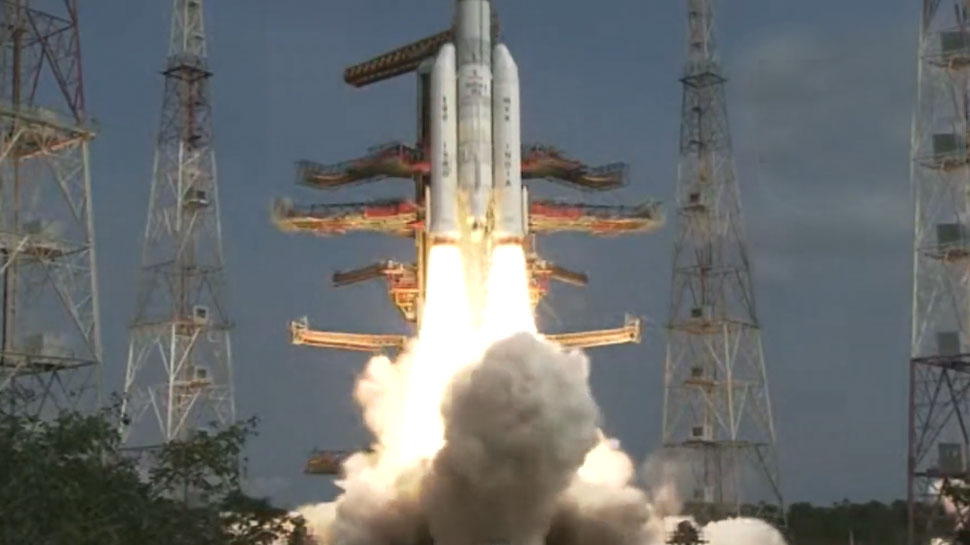 Isro launches lvm 3 rocket with 36 satellites of oneweb | ISRO ने रचा ...