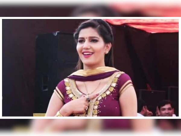 sapna choudhary show cleavage public dance braless sapna choudhary ...