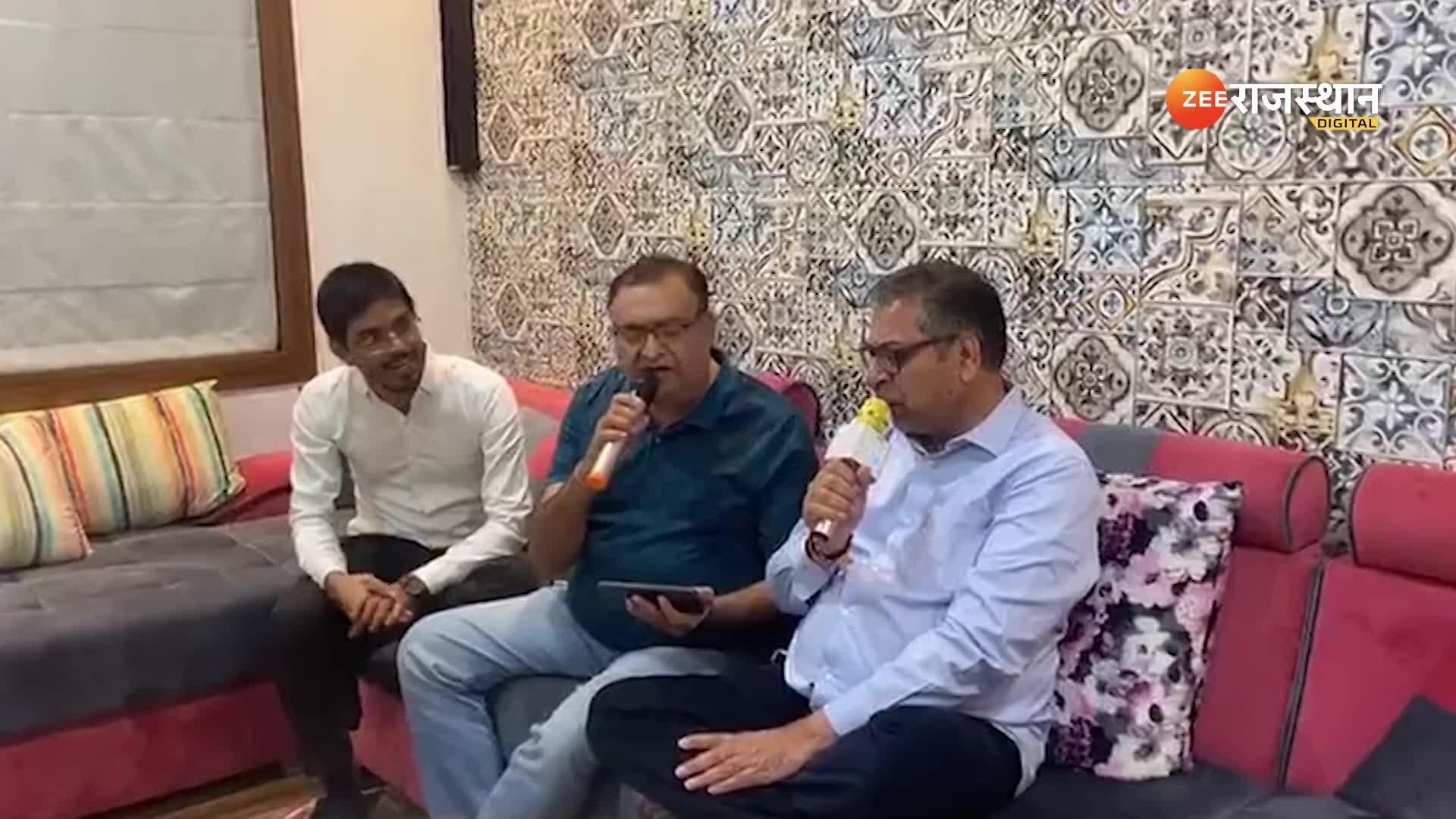 Satish Poonia sings Kishore Kumar song with friends see his unique ...