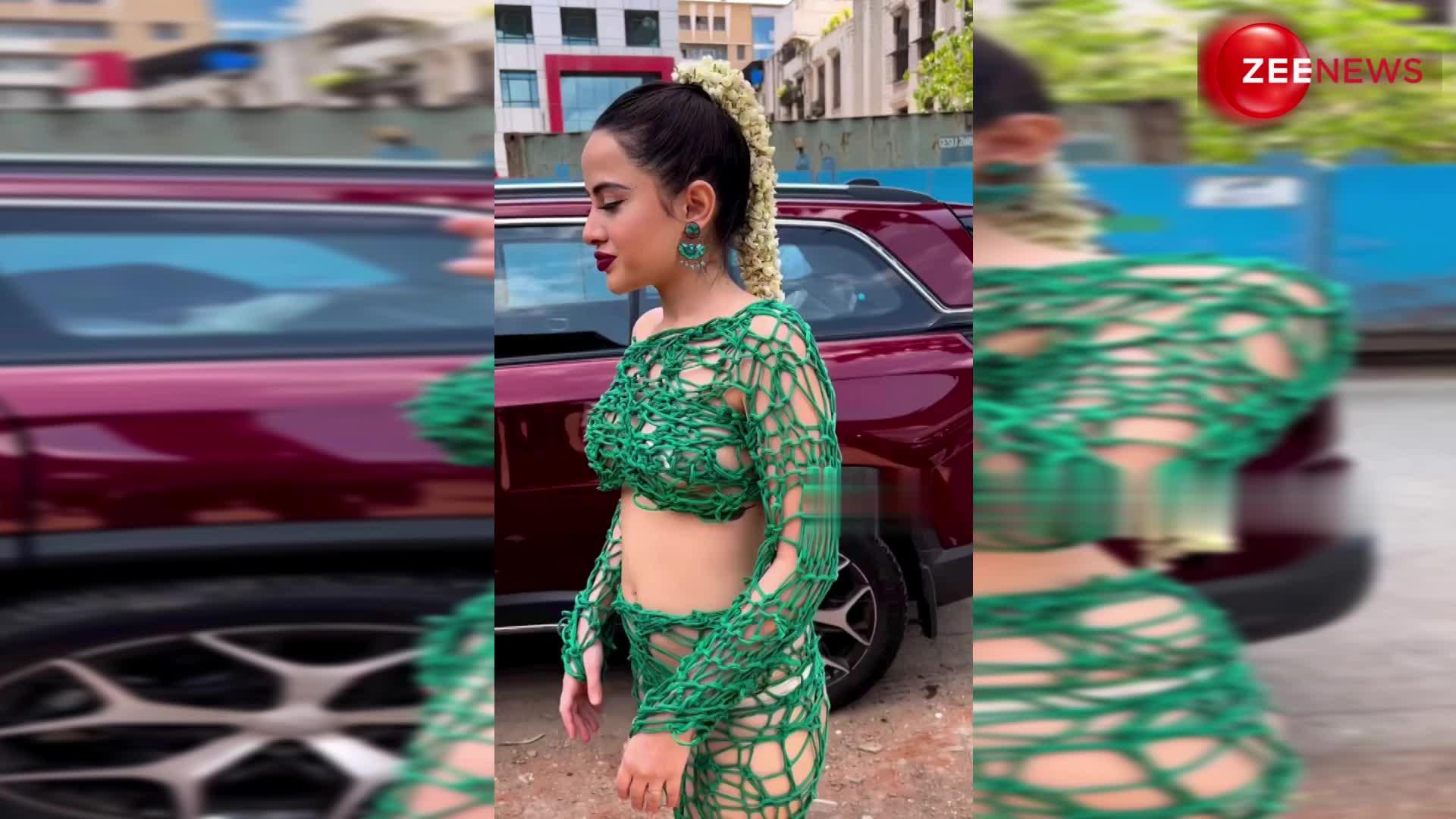 sexy urfi javed feel uncomfortable in without clothes wrapped herself ...