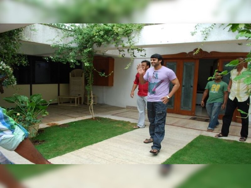 Tamil superstar Prabhas hyderabad luxury home photos,Prabas house ...