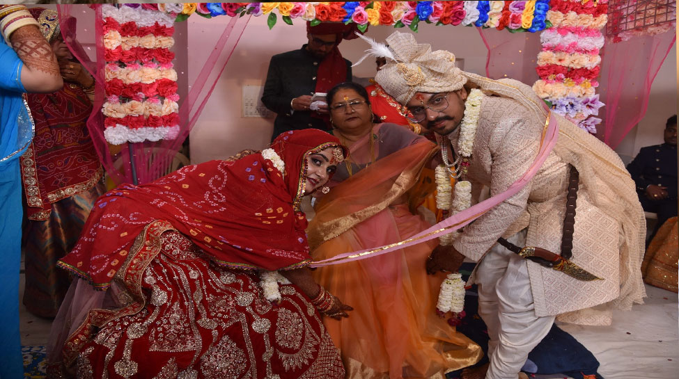 Sikar news Kinnar Bua made niece marriage special in this way in ...